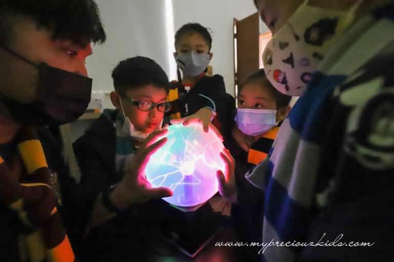 Review: Harry Potter Science School by Newton Show , amazing camp for ...