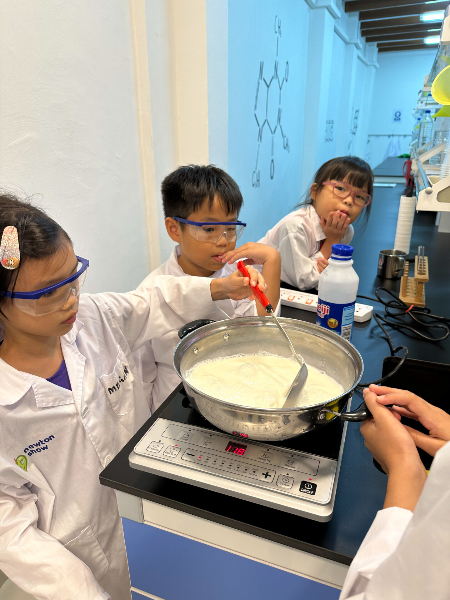 Newton Show Lab – first time in Singapore, real lab experience! | My ...
