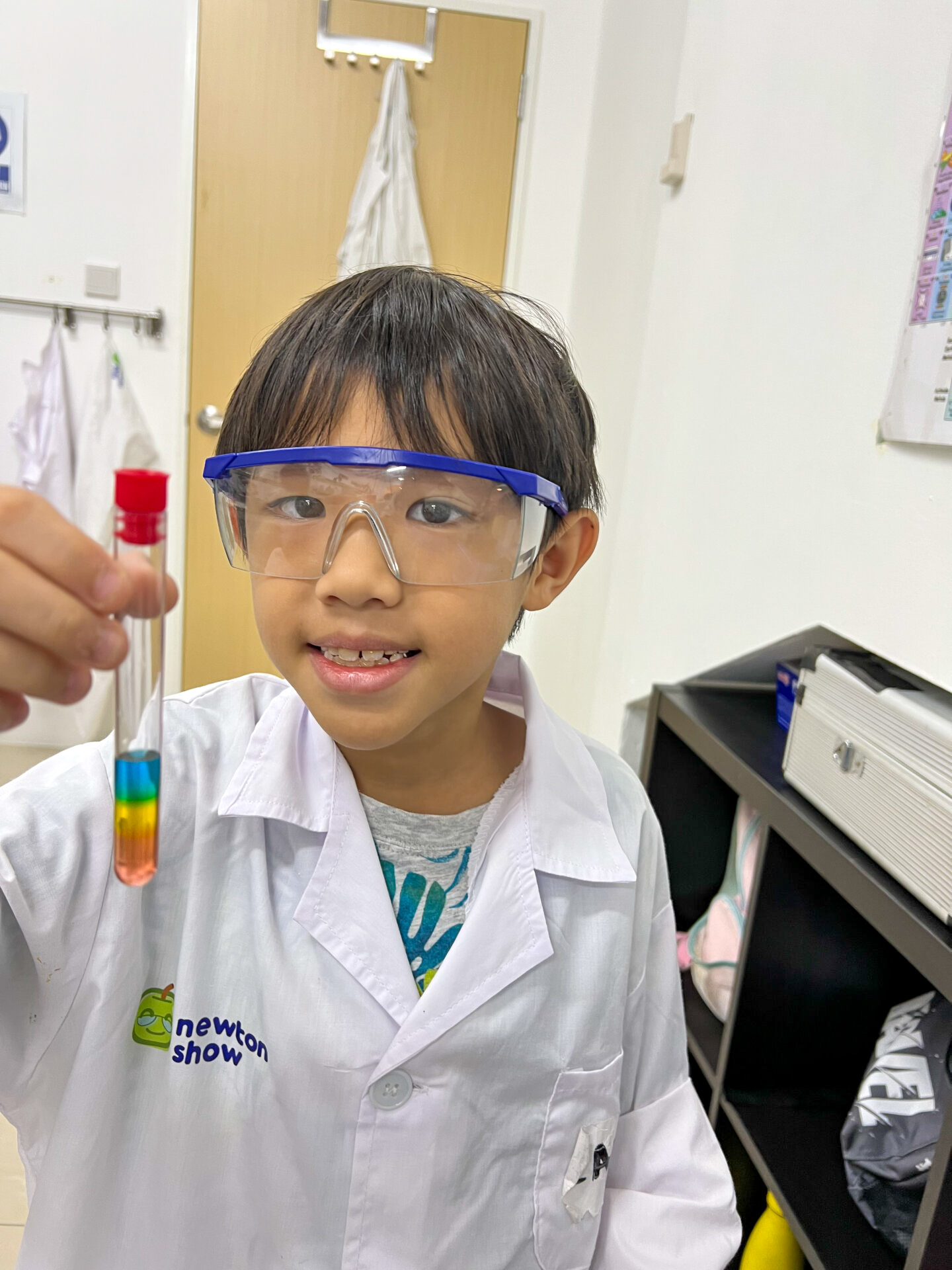 Newton Show Lab – first time in Singapore, real lab experience! | My ...